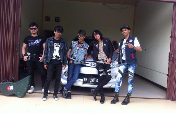 Indonesian punk rock band Trendy Reject release new music video - Unite ...
