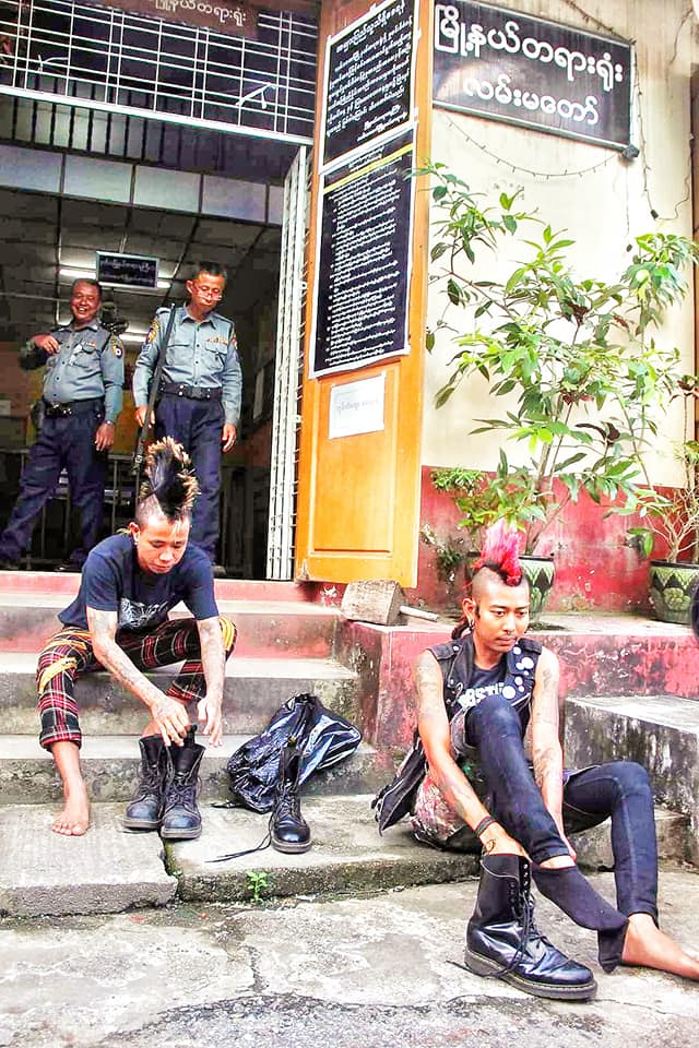 rebel riot - Unite Asia