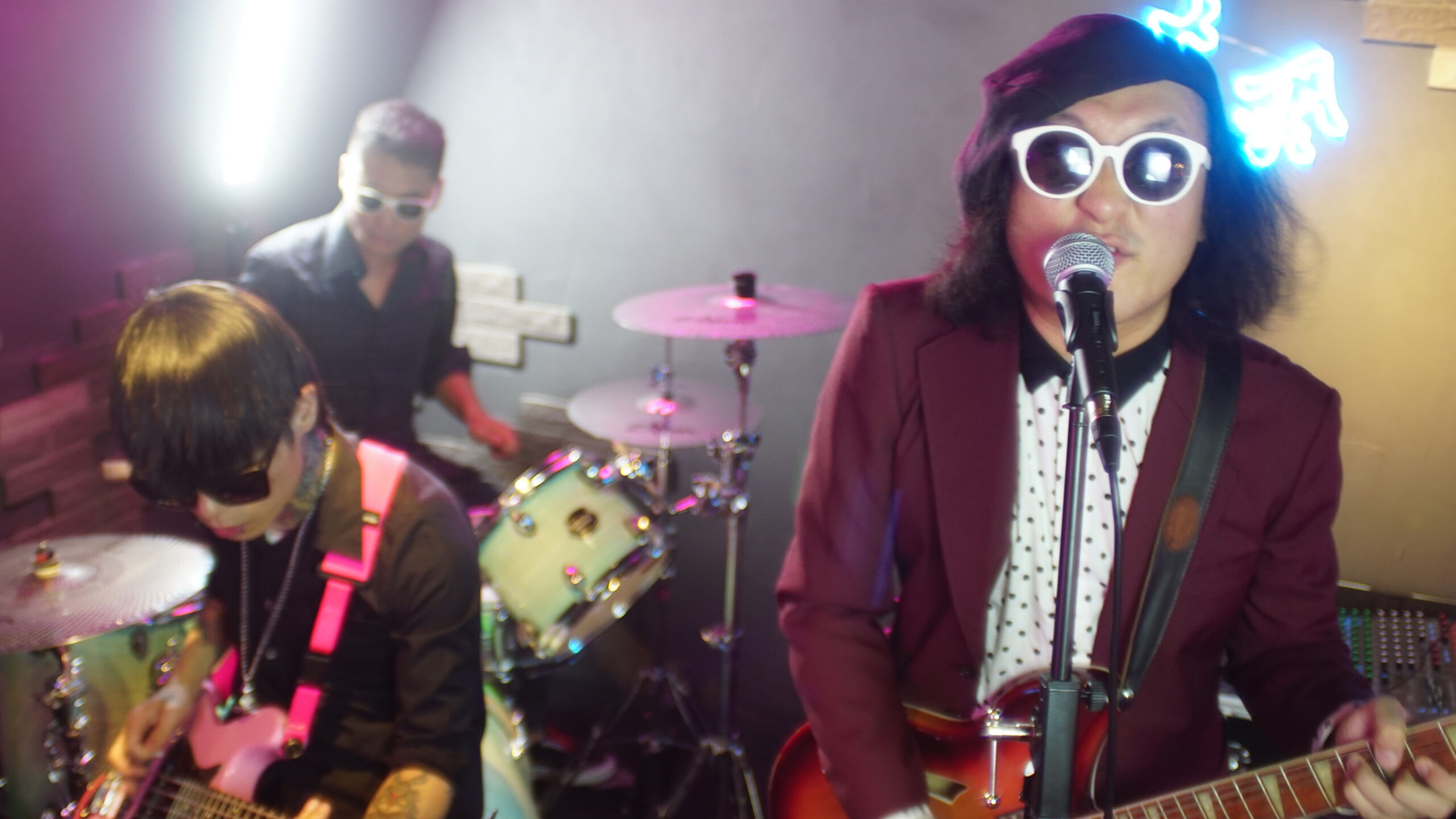 Power Pop Band The Sino Hearts Re-Release Debut Album On Vinyl [China ...